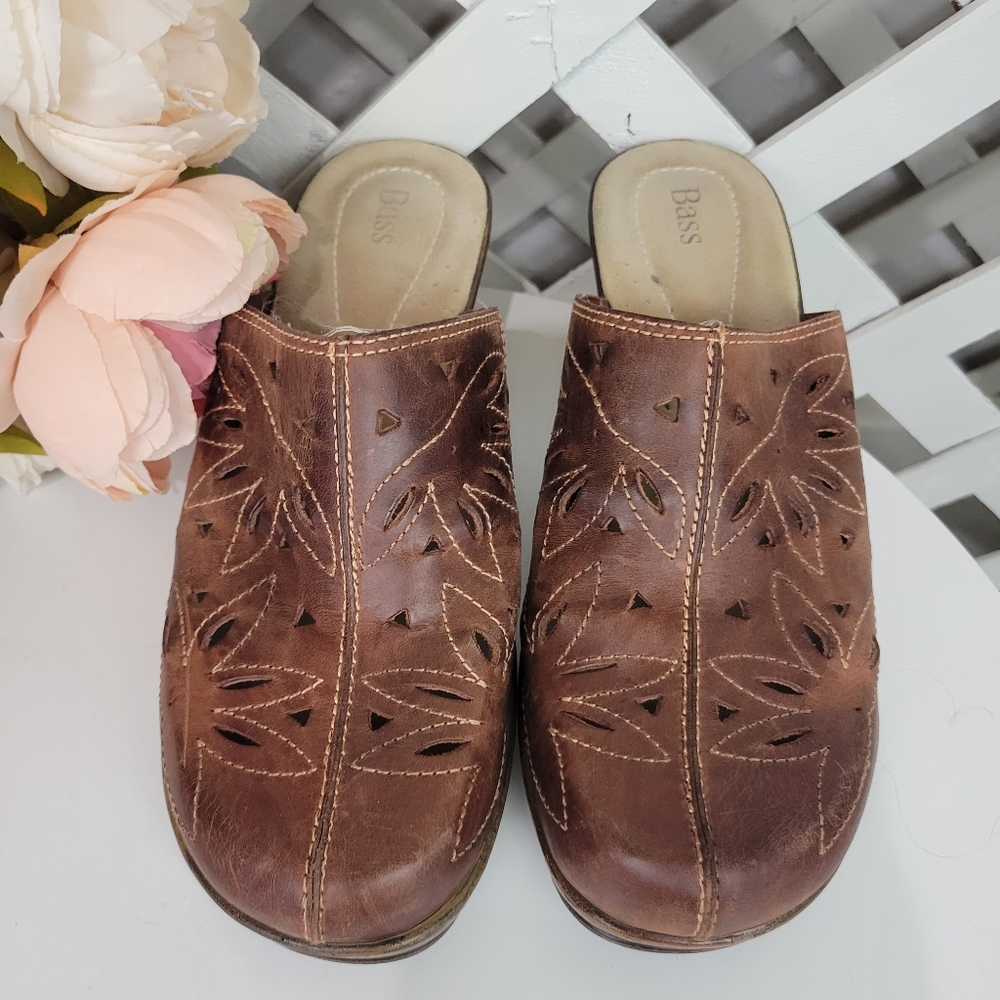 Y2k Bass Laser Cut Floral Leather Clogs Size 9 - Gem